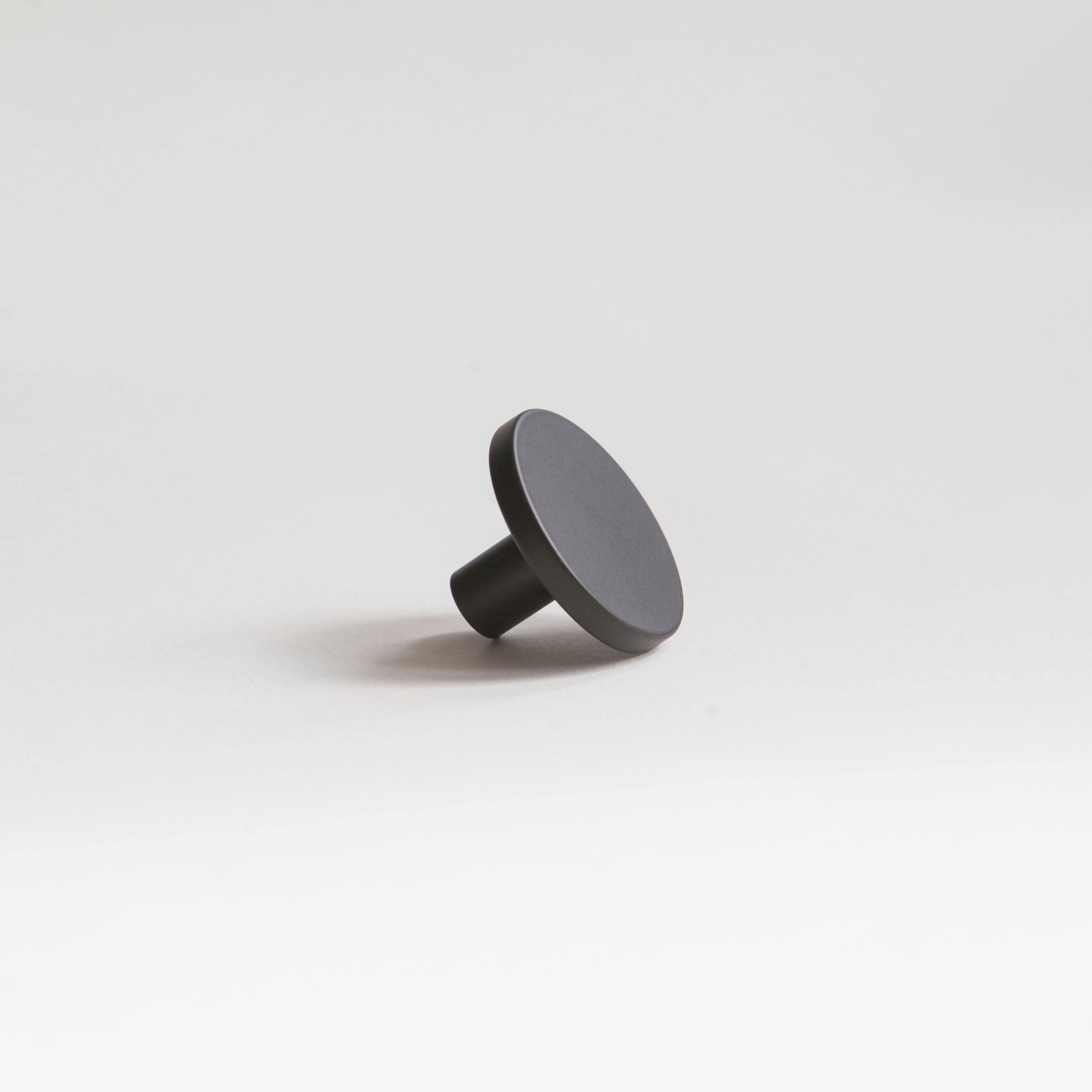 Como Knob Matt Black by Viefe – Ø 41 mm Zinc Alloy Knob