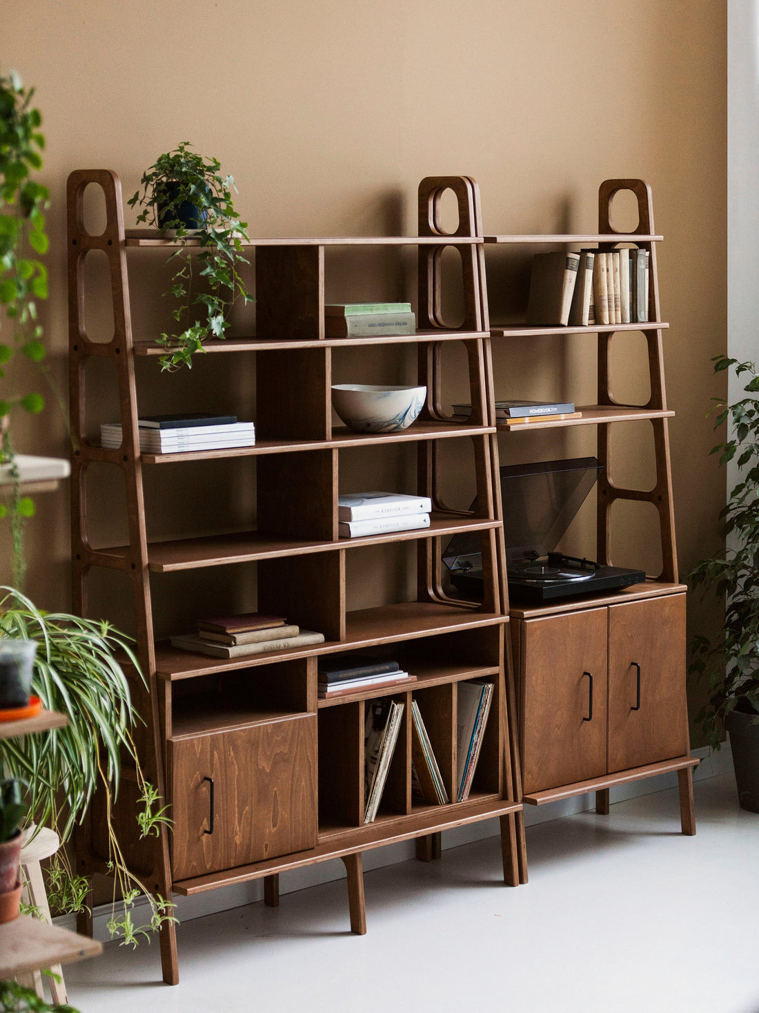Mid-Century Modern Bookshelf: Vinyl Record Storage